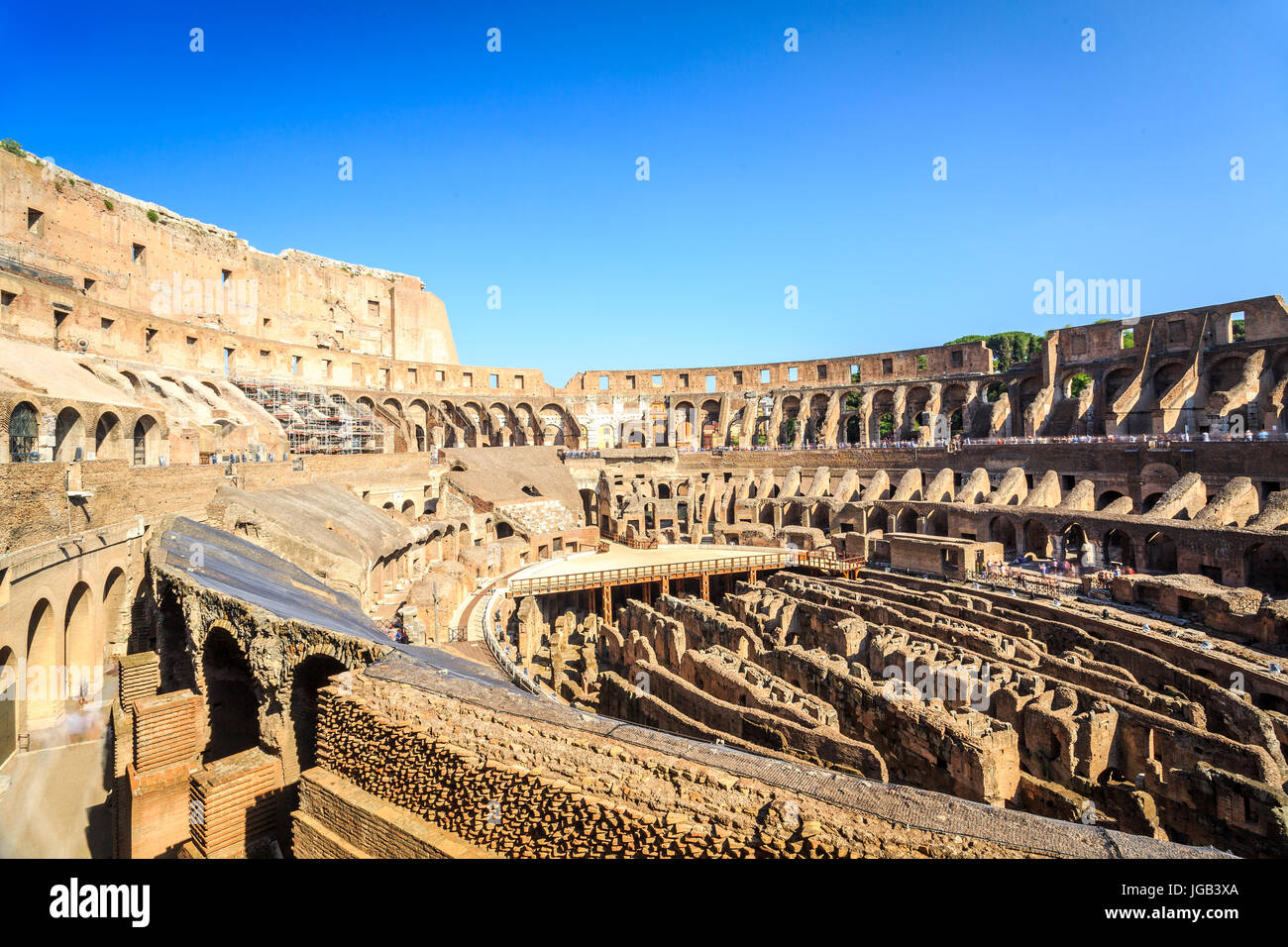 Inside the colosseum amphitheatre ruins immagini e fotografie stock ad ...