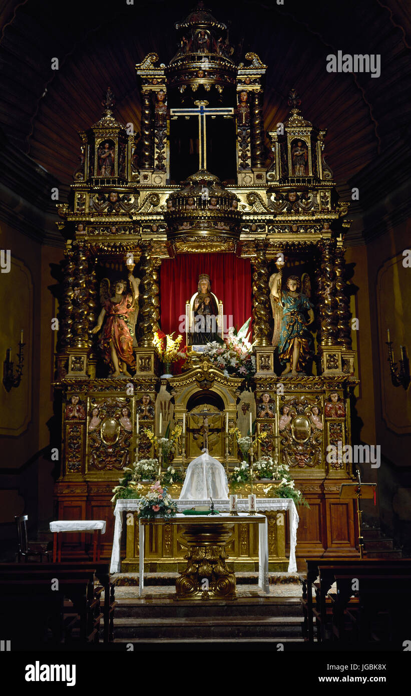 Chiesa di Santa Maria. Xii e il XIII secolo. Pala d altare barocco del ...