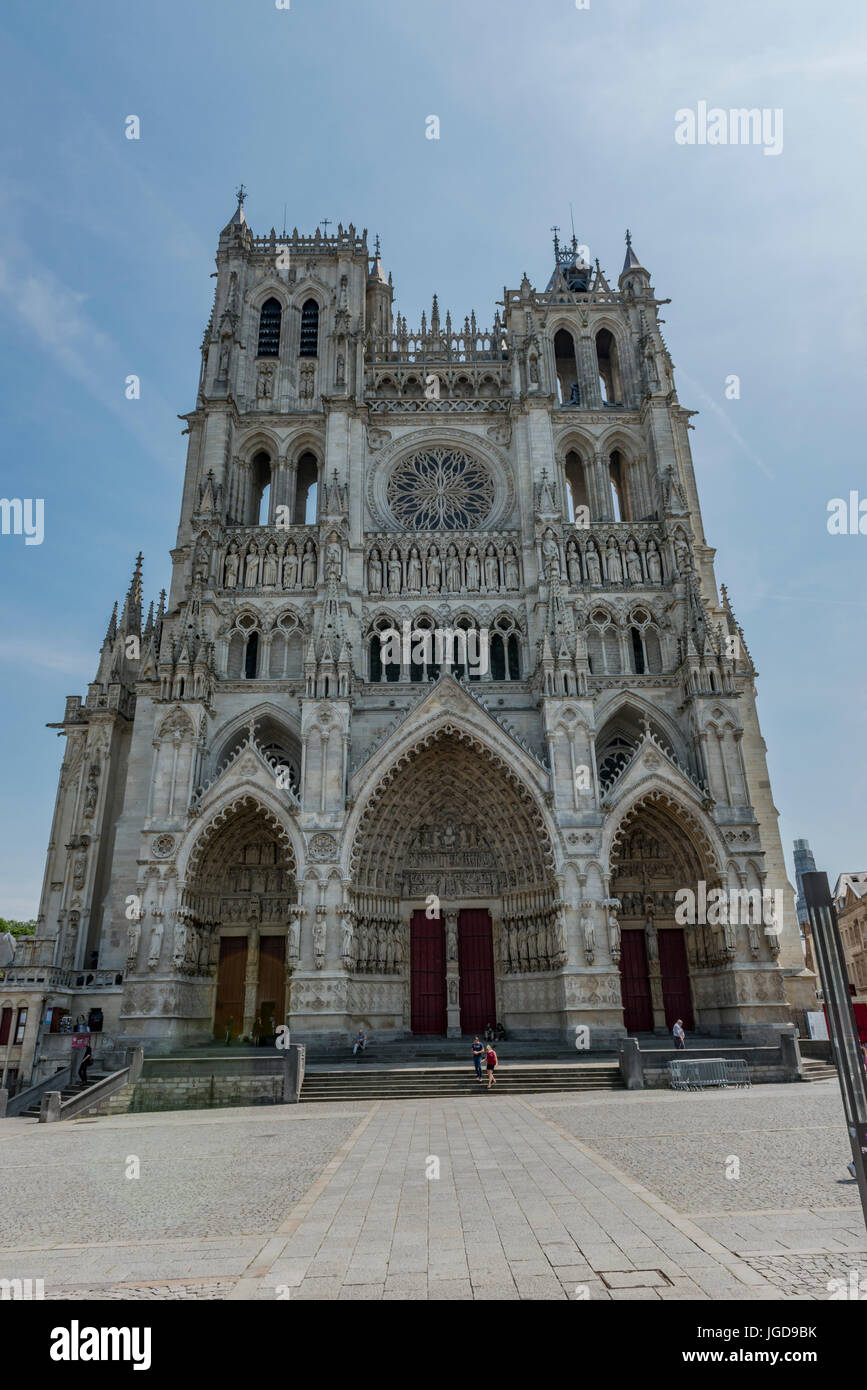 Cattedrale amiens esterno immagini e fotografie stock ad alta ...