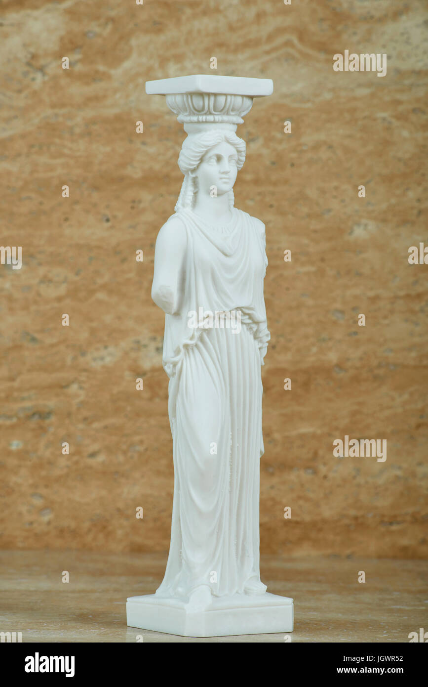 Donna statua greca cariatide immagini e fotografie stock ad alta ...