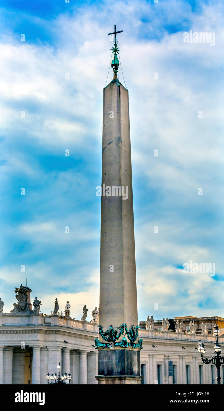 La Basilica di San Pietro e Piazaa Obelisco Vaticano Roma Italia ...