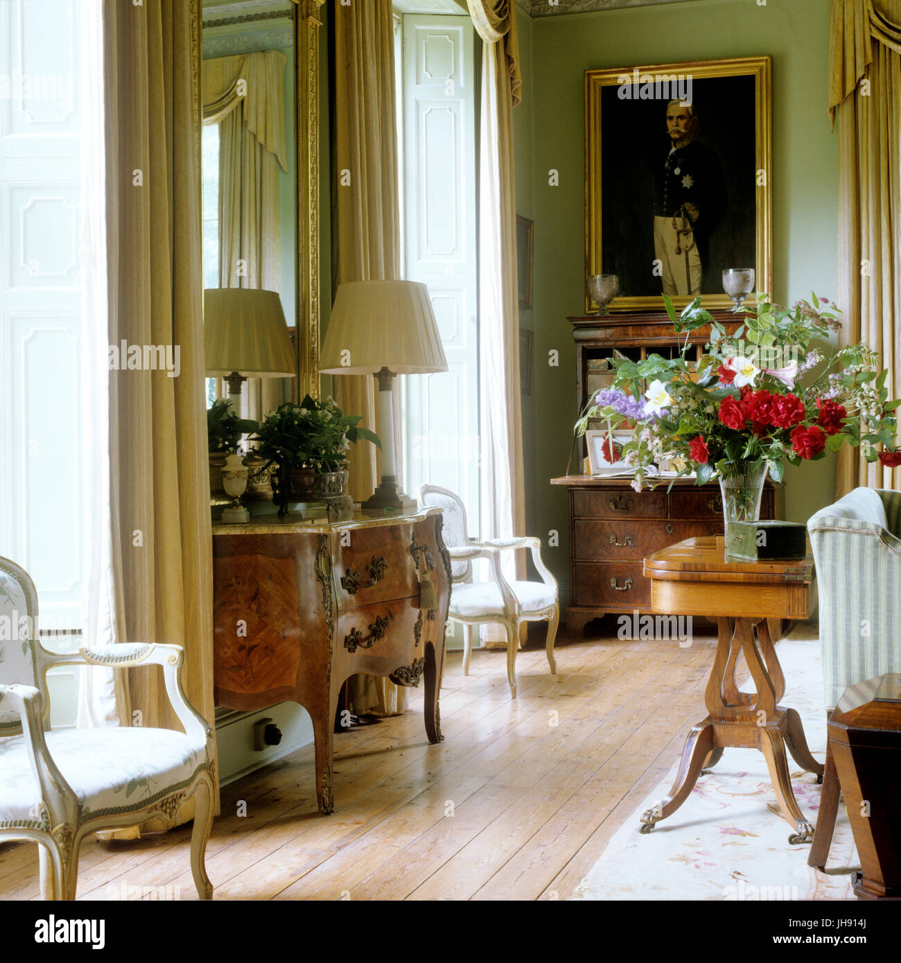 Regency furniture immagini e fotografie stock ad alta risoluzione - Alamy