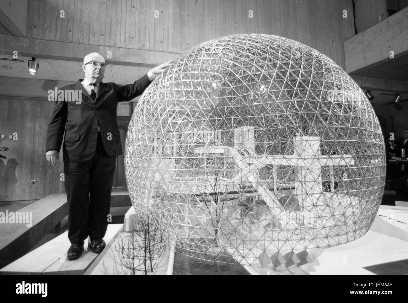 Buckminster fuller 1967 immagini e fotografie stock ad alta risoluzione ...