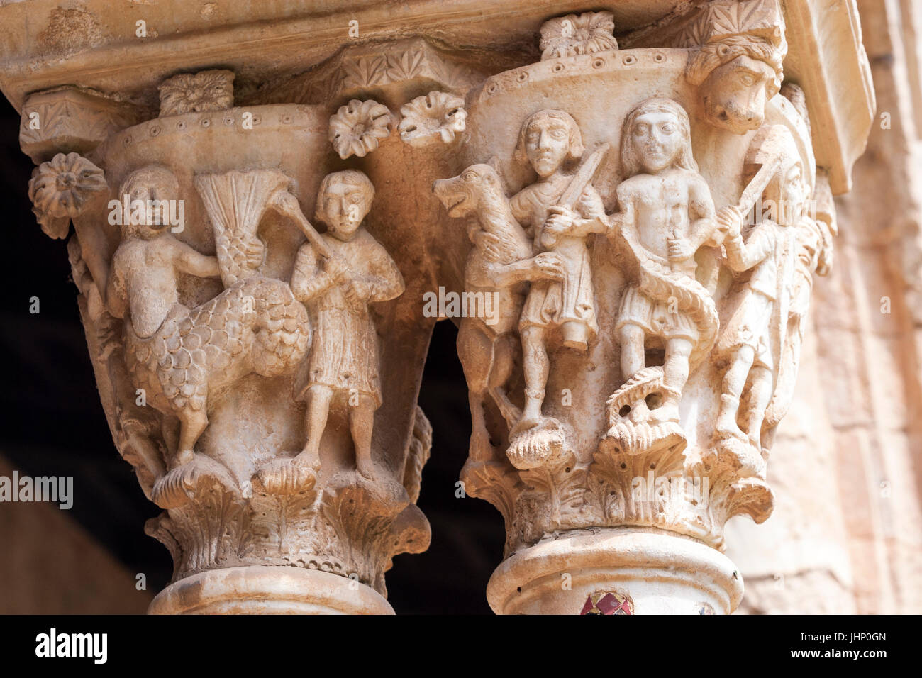 Capitelli scolpiti immagini e fotografie stock ad alta risoluzione - Alamy