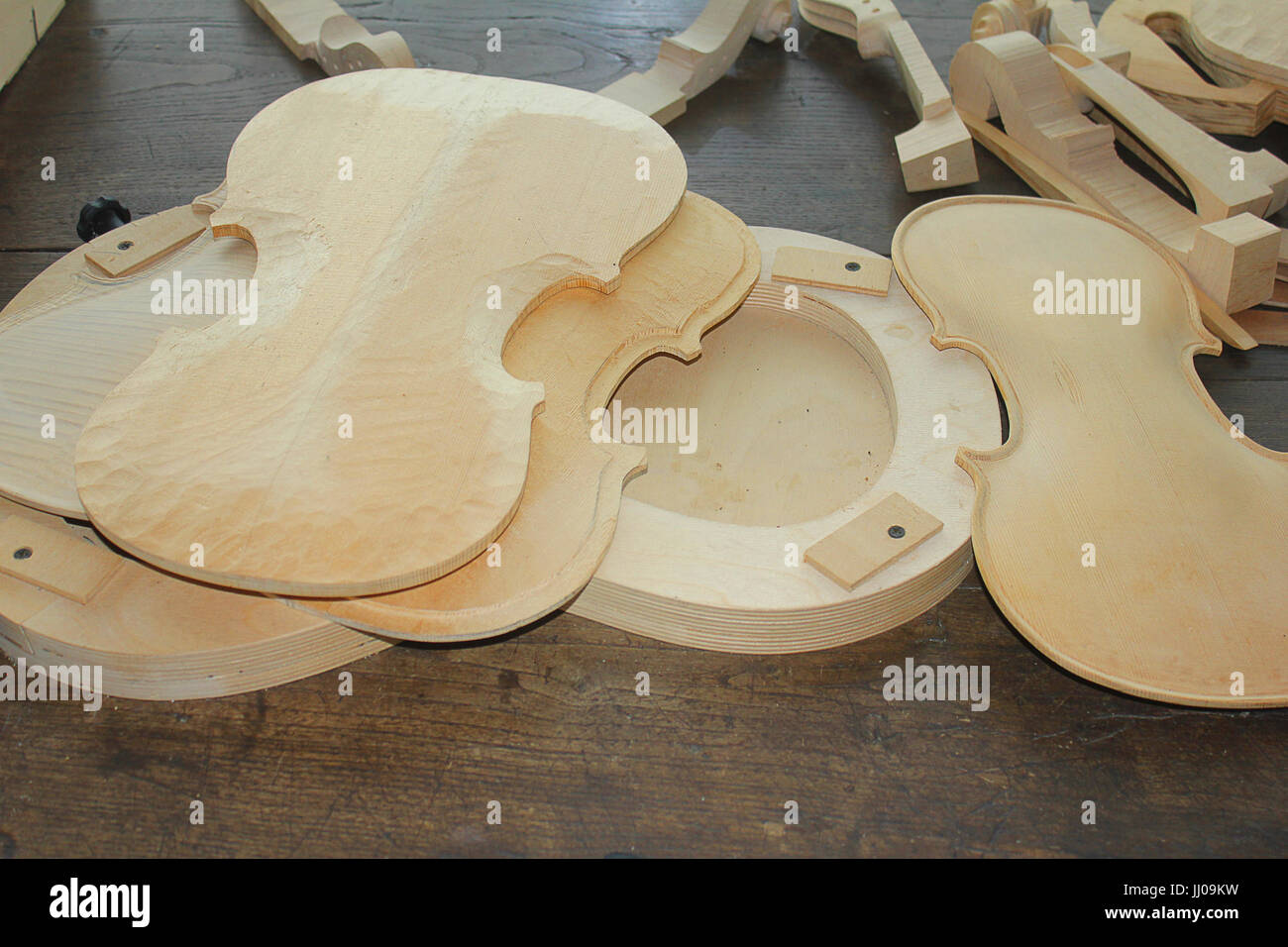 Parti di un violino immagini e fotografie stock ad alta risoluzione - Alamy