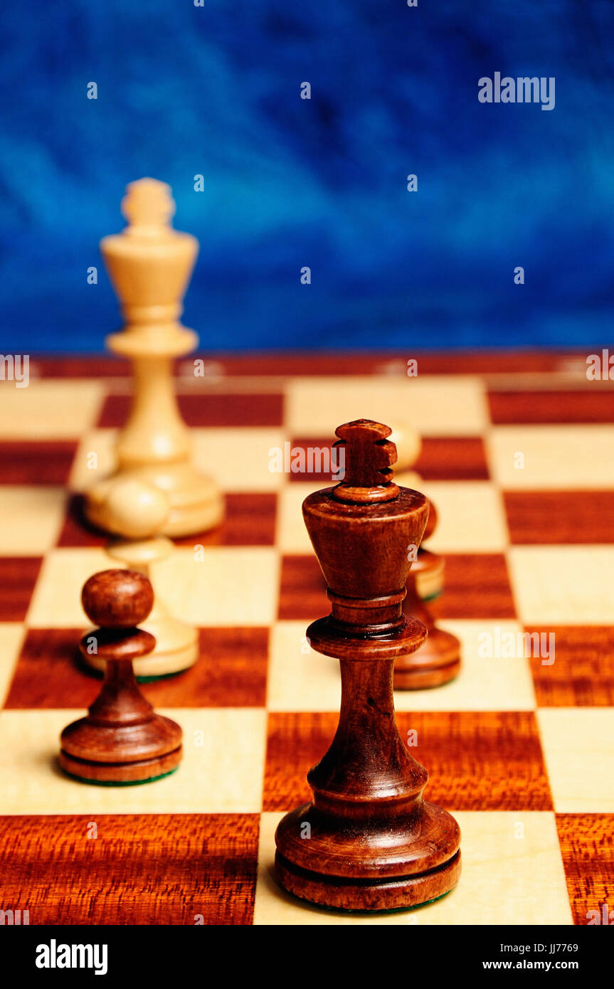 Pedine della scacchiera immagini e fotografie stock ad alta risoluzione ...