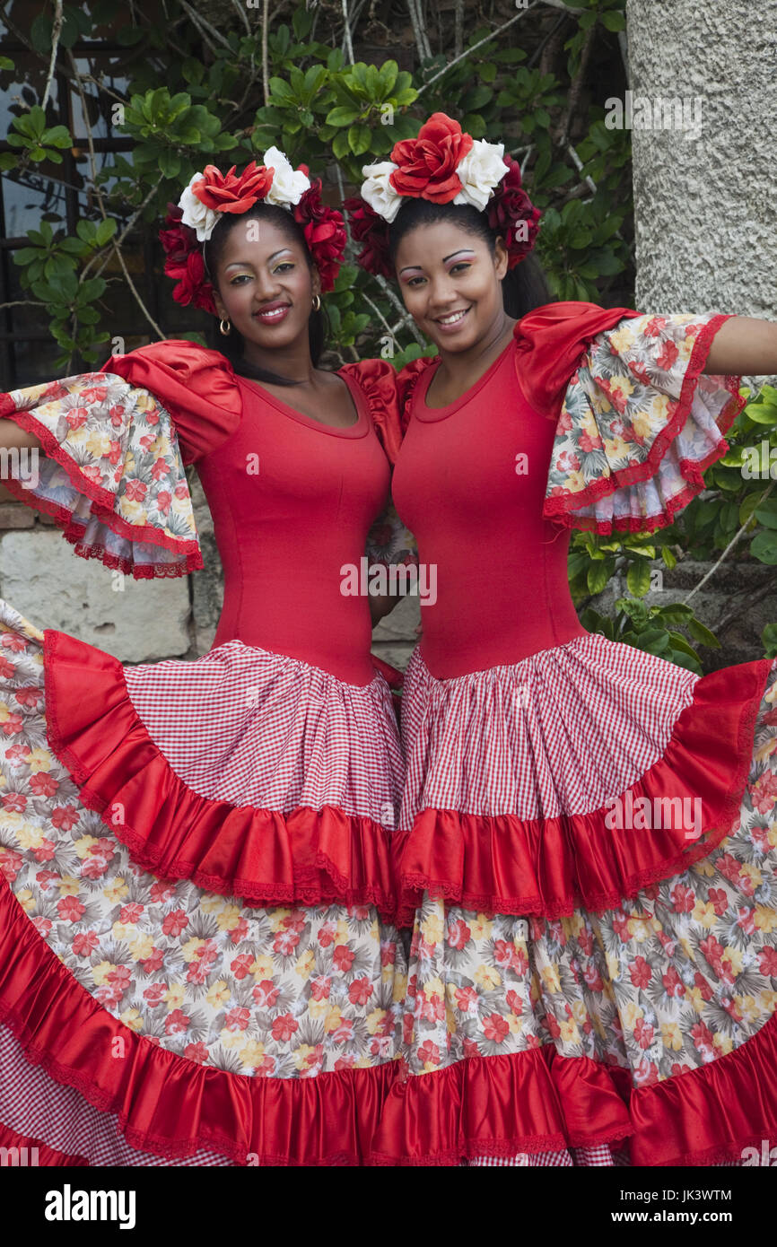 Danzatrici dominican in costume immagini e fotografie stock ad alta ...