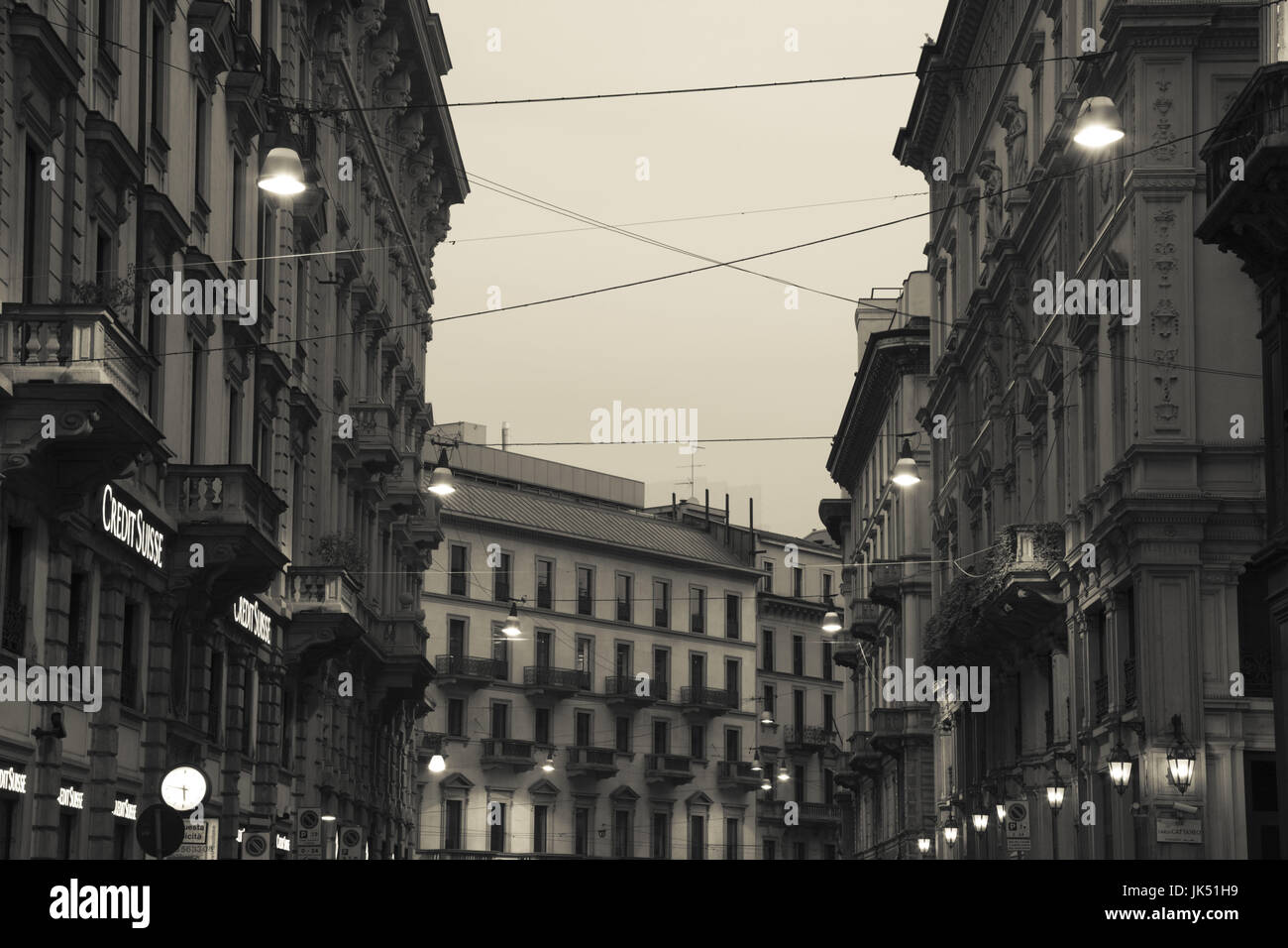 Alba di milano immagini e fotografie stock ad alta risoluzione - Alamy