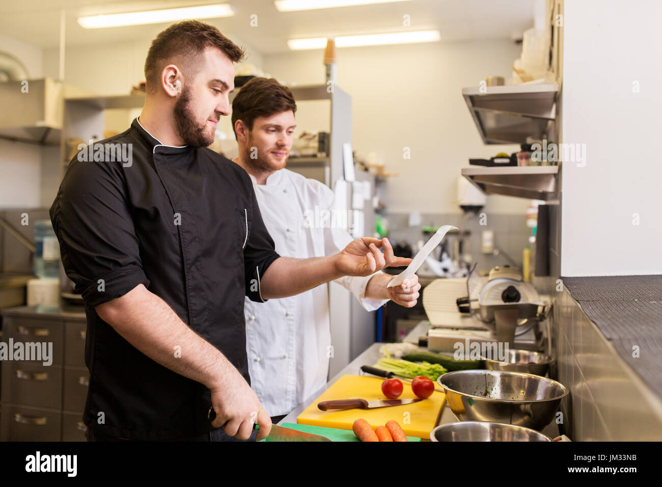 Cucinare per ordinare immagini e fotografie stock ad alta risoluzione ...