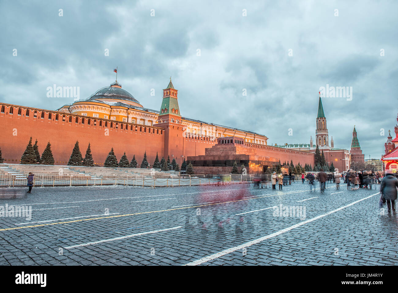 Vista notturna del mausoleo di lenin immagini e fotografie stock ad ...