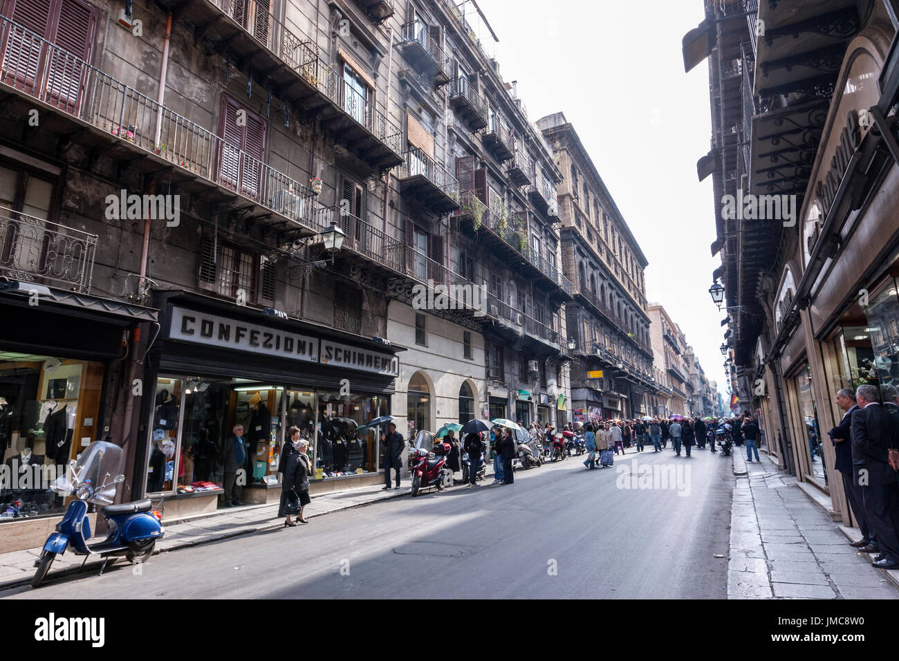 Via Vittorio Emanuele, Palermo, Sicilia, Italia Foto stock - Alamy