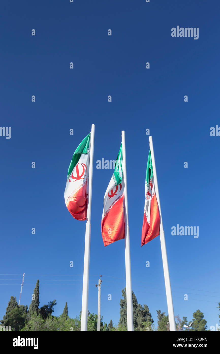 Irans bandiere immagini e fotografie stock ad alta risoluzione - Alamy