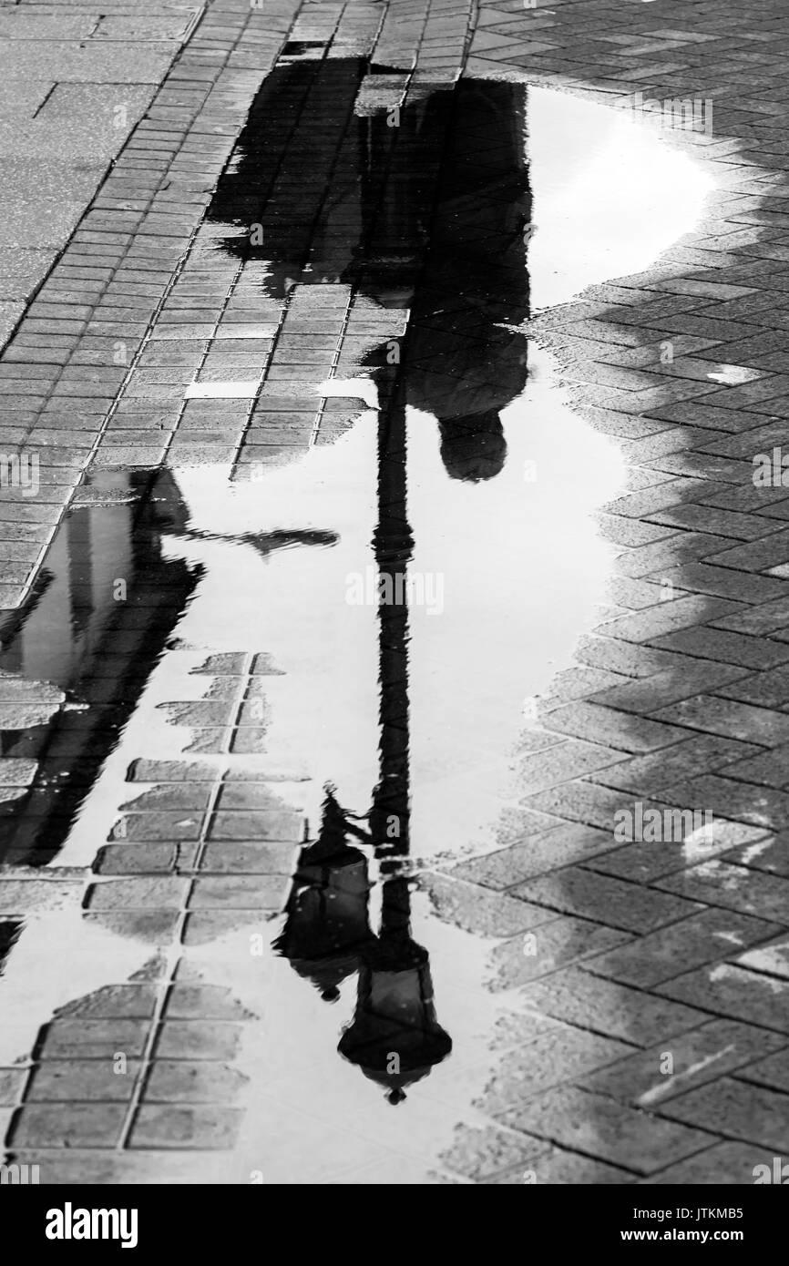 Riflessione luce monocromatica immagini e fotografie stock ad alta ...