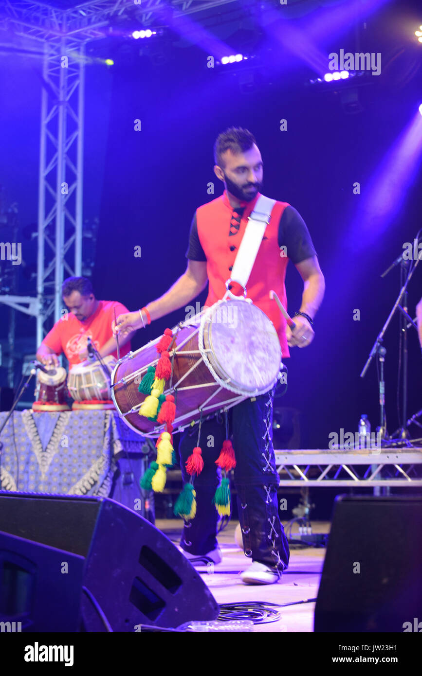 Il dhol foundation immagini e fotografie stock ad alta risoluzione - Alamy