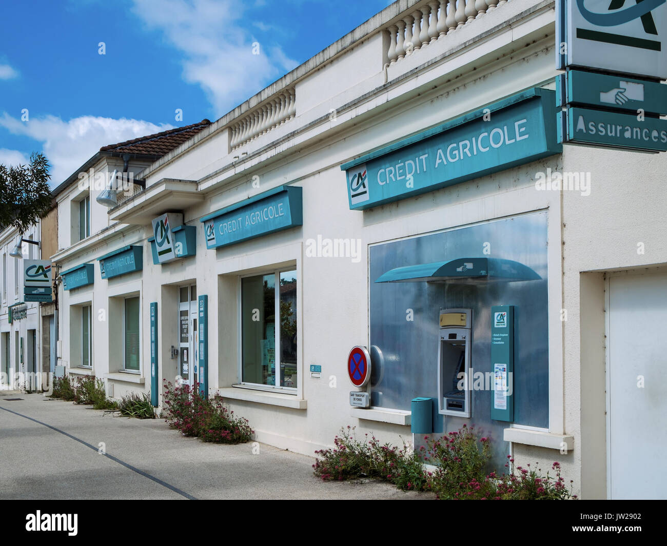 Credit agricole bank atm cash immagini e fotografie stock ad alta ...