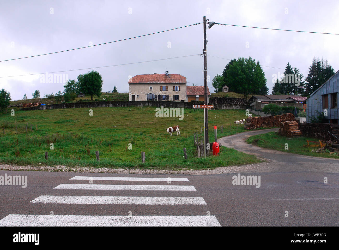 Strada dipartimentale francese immagini e fotografie stock ad alta ...