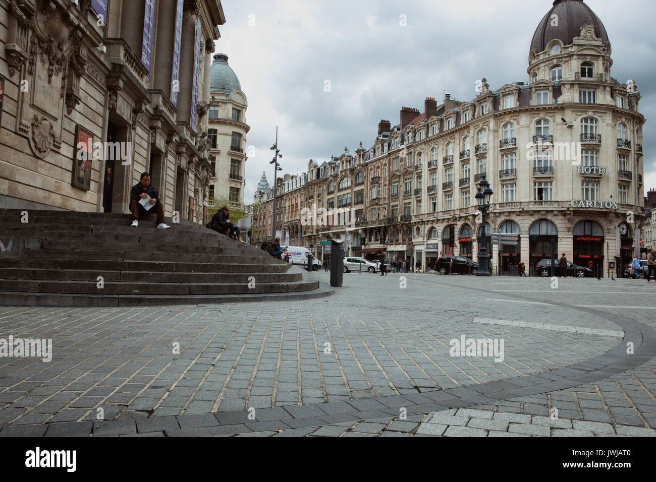 Place de general charles de gaulle immagini e fotografie stock ad alta ...