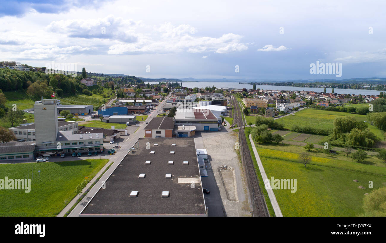 Luftaufnahme der Gemeinde Ermatingen.Caption locale *** Ermatingen ...