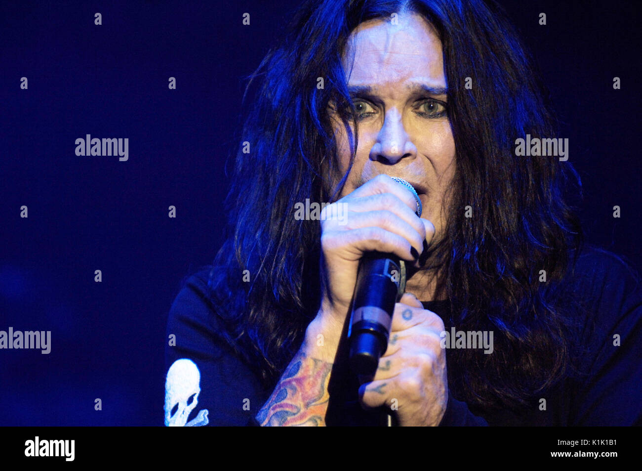 Ozzy osbourne performing on stage immagini e fotografie stock ad alta ...