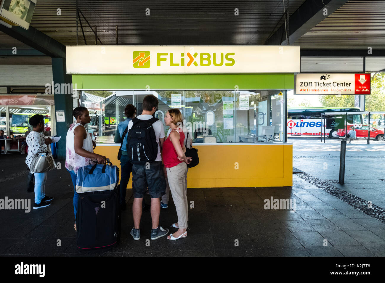 Biglietto flixbus immagini e fotografie stock ad alta risoluzione - Alamy