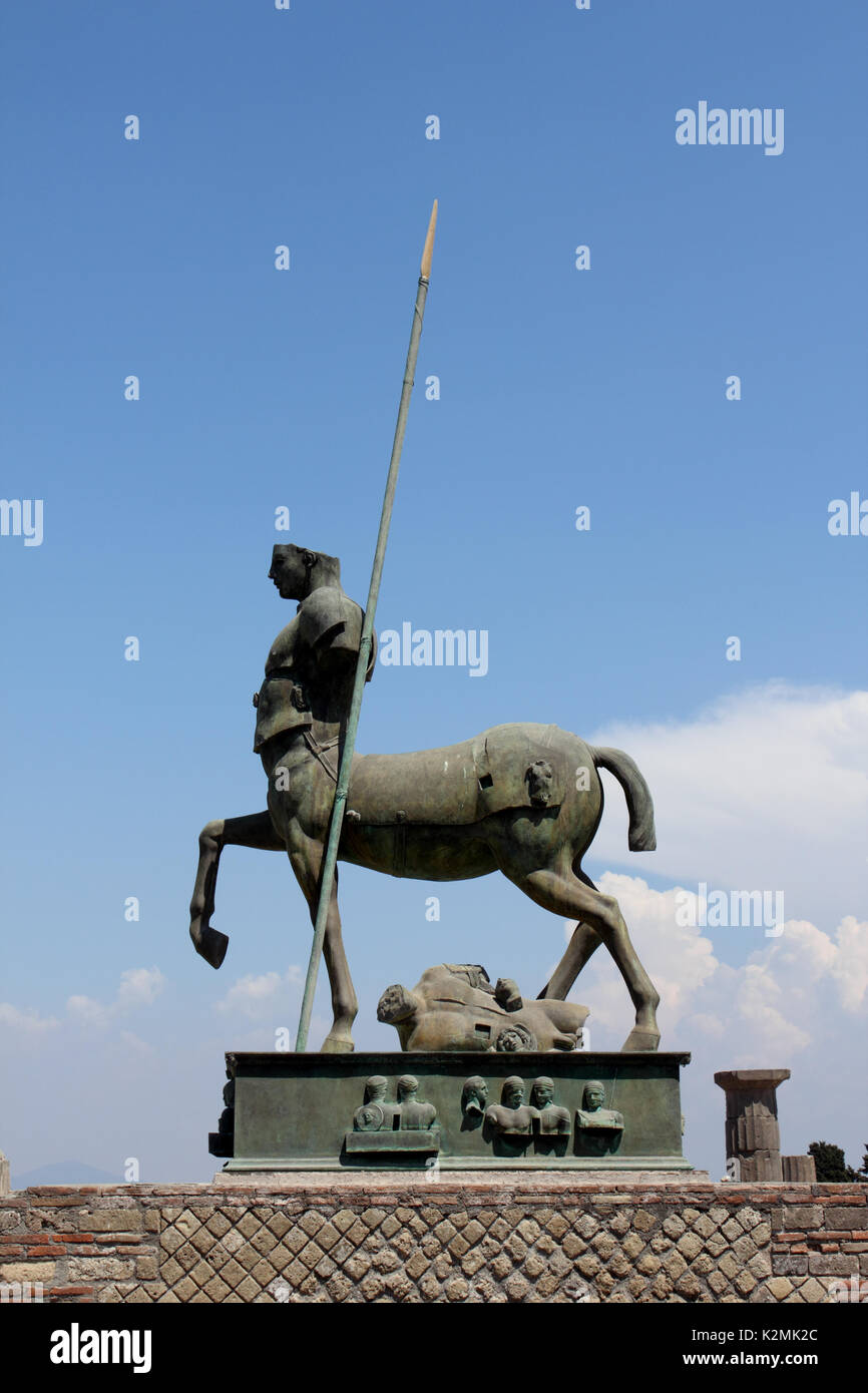 Statua centauro pompei immagini e fotografie stock ad alta risoluzione ...