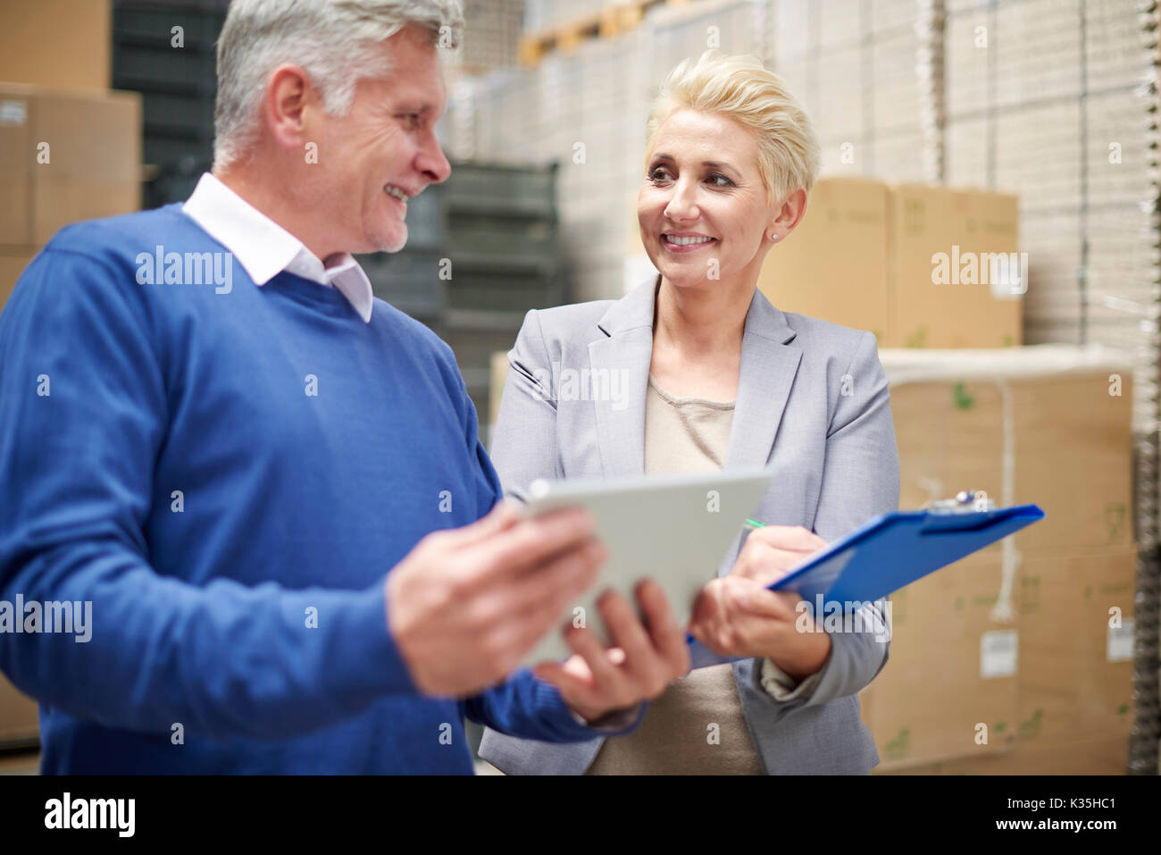 Distribuzione delle vendite immagini e fotografie stock ad alta ... Distribuzione delle vendite immagini e fotografie stock ad alta ...