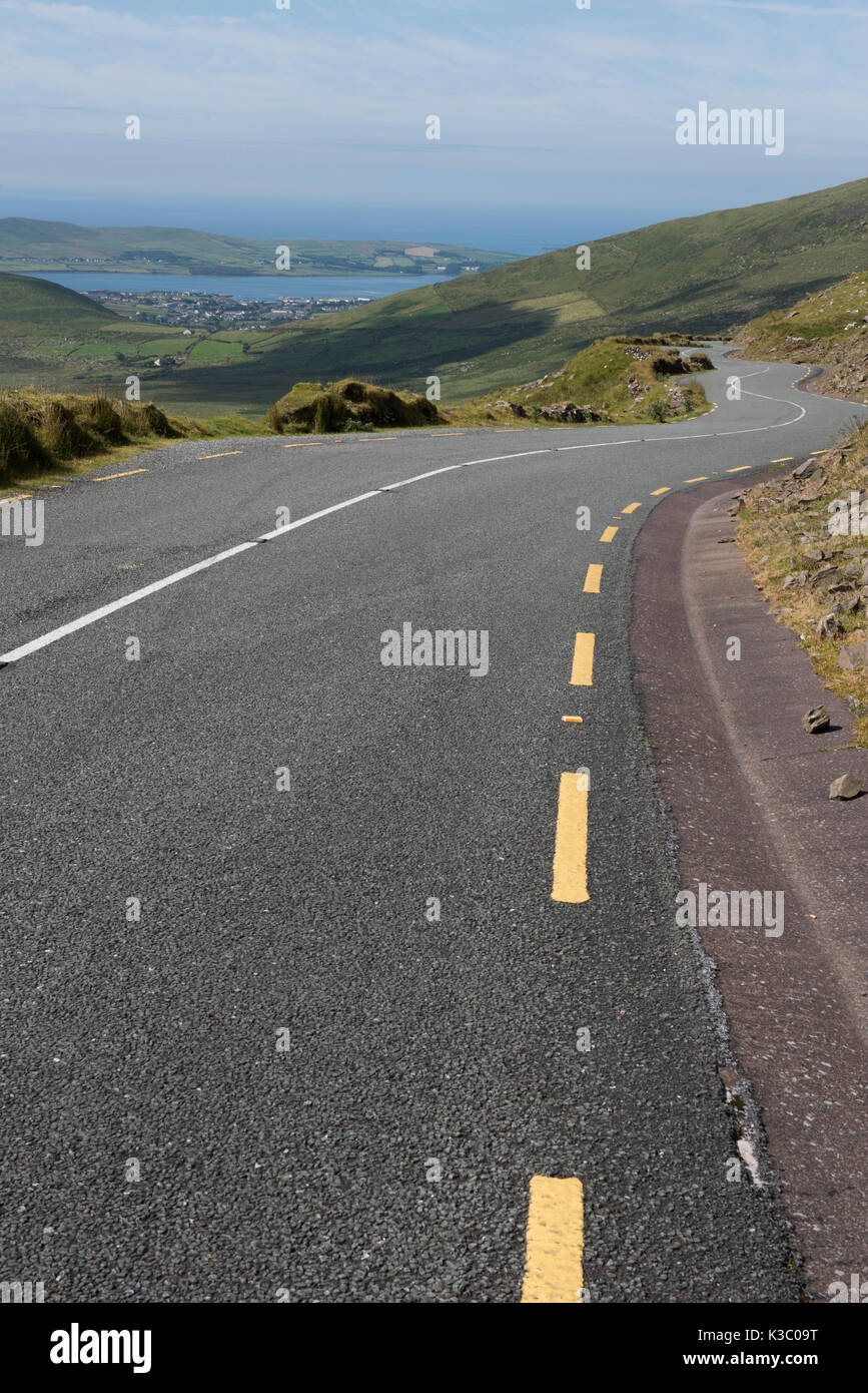 Linee bianche di strada immagini e fotografie stock ad alta risoluzione ...