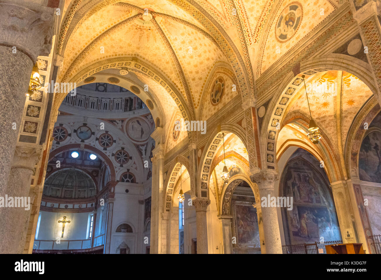 La chiesa di Santa Maria Delle Grazie navata centrale Foto stock - Alamy