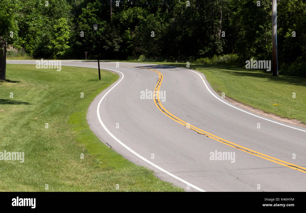 Curva serpentina immagini e fotografie stock ad alta risoluzione - Alamy