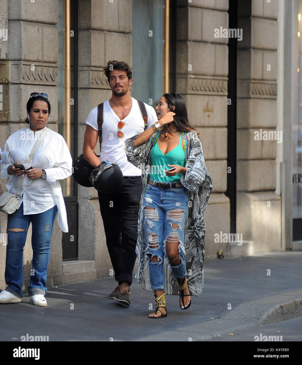 Milano, mariana Rodriguez ed il fidanzato simone susinna shopping nel ...
