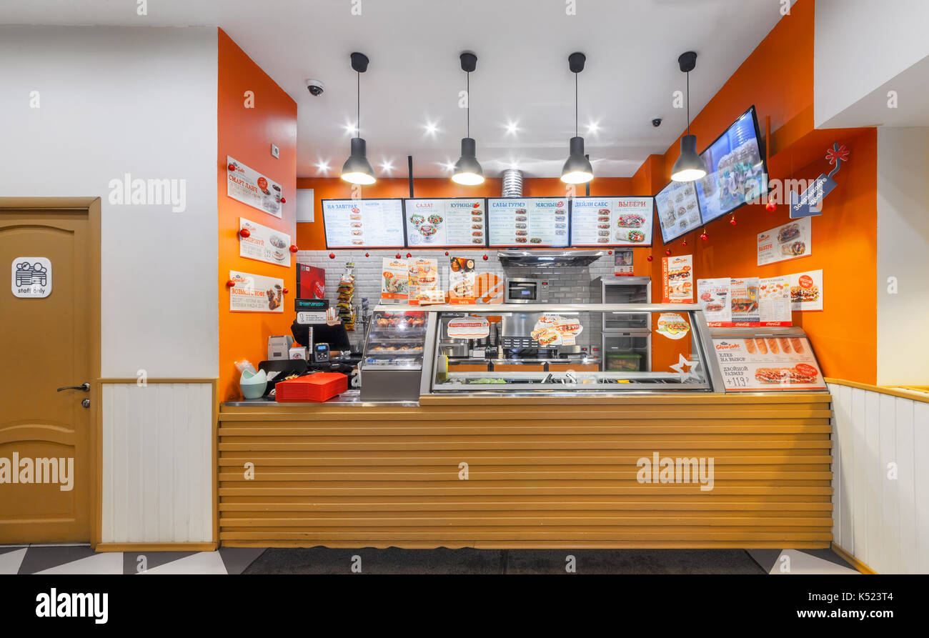 Fast food restaurant counter immagini e fotografie stock ad alta ...