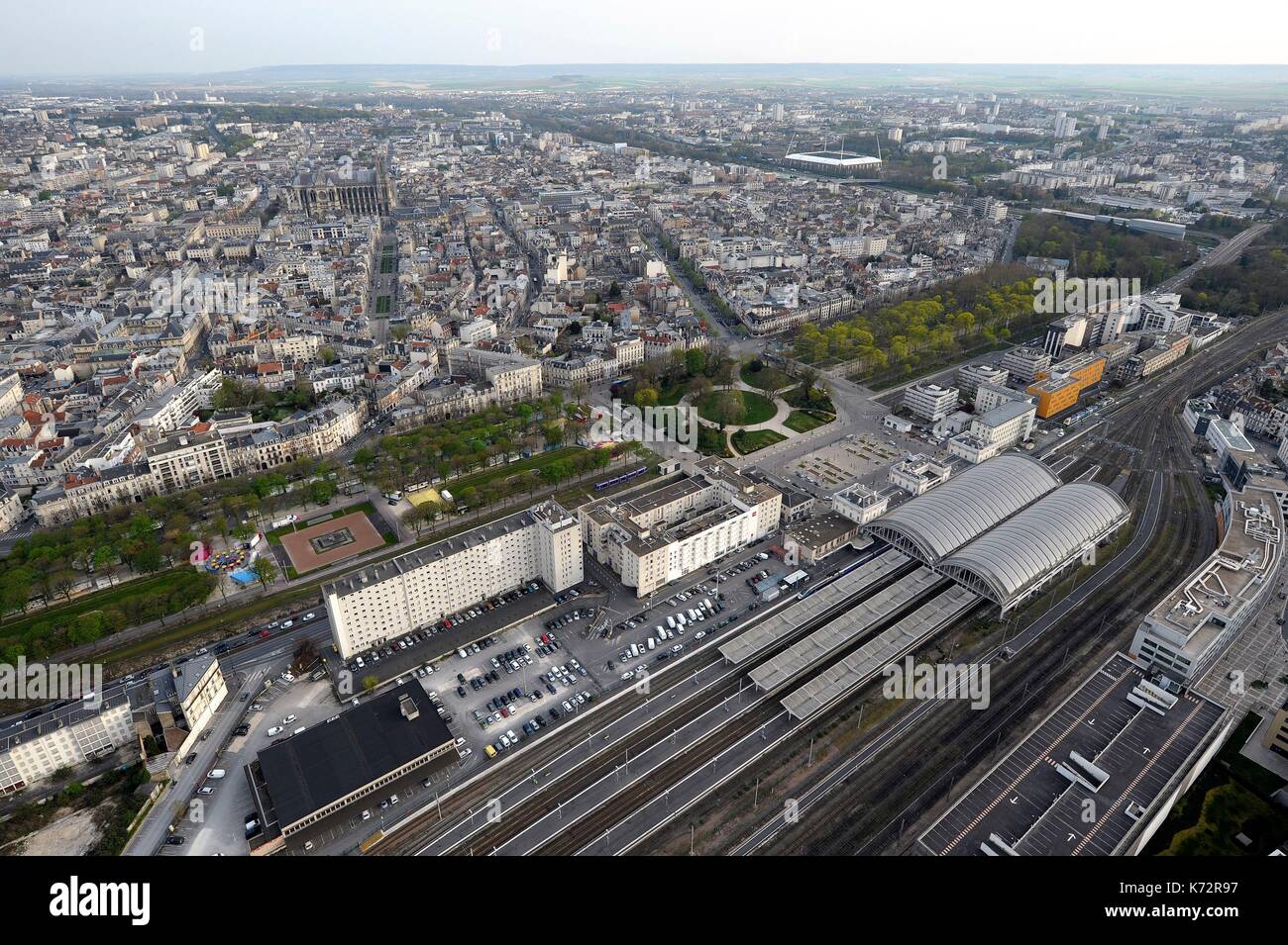 Reims cathedral aerial view immagini e fotografie stock ad alta ...