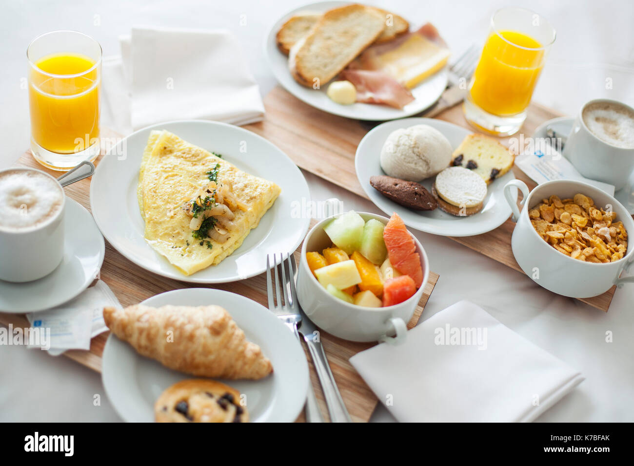 Colazione in camera luxury hotel immagini e fotografie stock ad alta ...