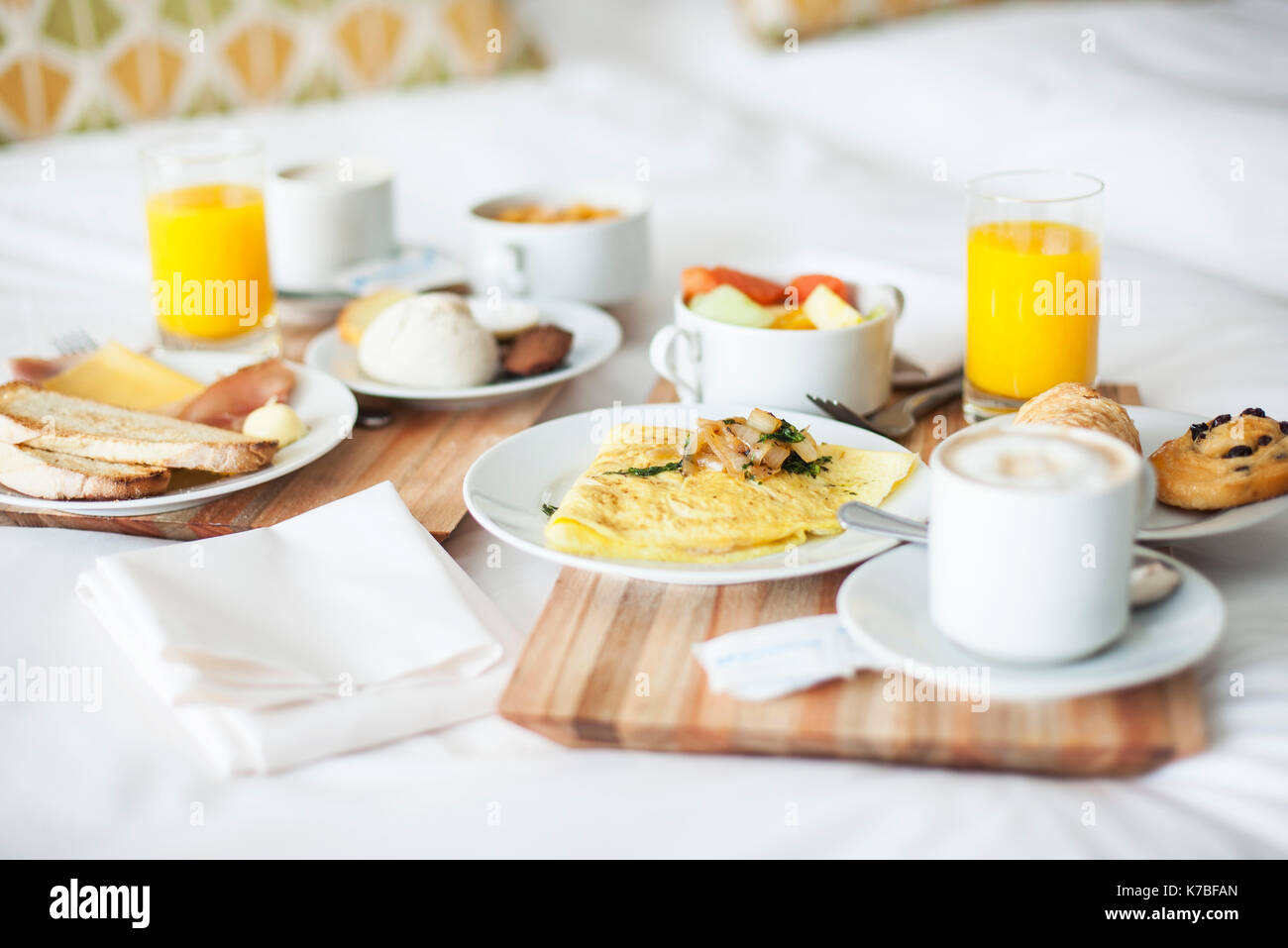 Colazione a letto immagini e fotografie stock ad alta risoluzione - Alamy