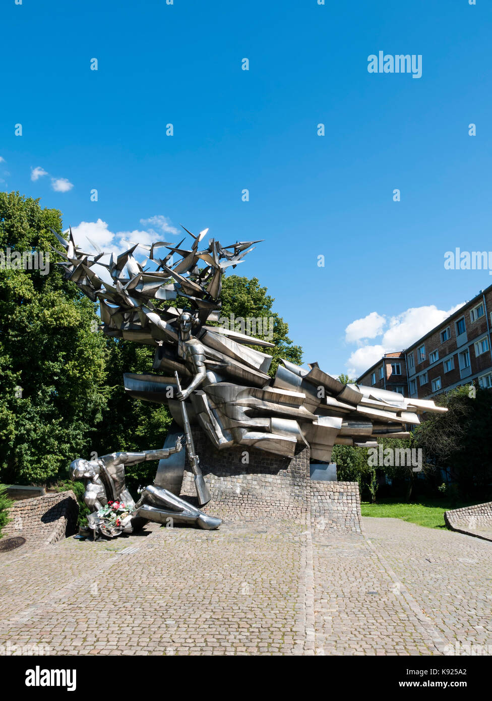 Monumento dei difensori immagini e fotografie stock ad alta risoluzione ...