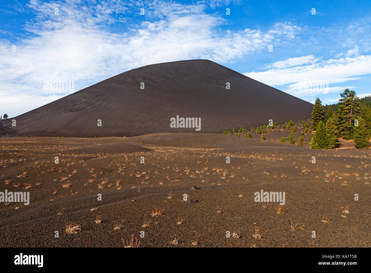 Vulcano a cono immagini e fotografie stock ad alta risoluzione - Alamy
