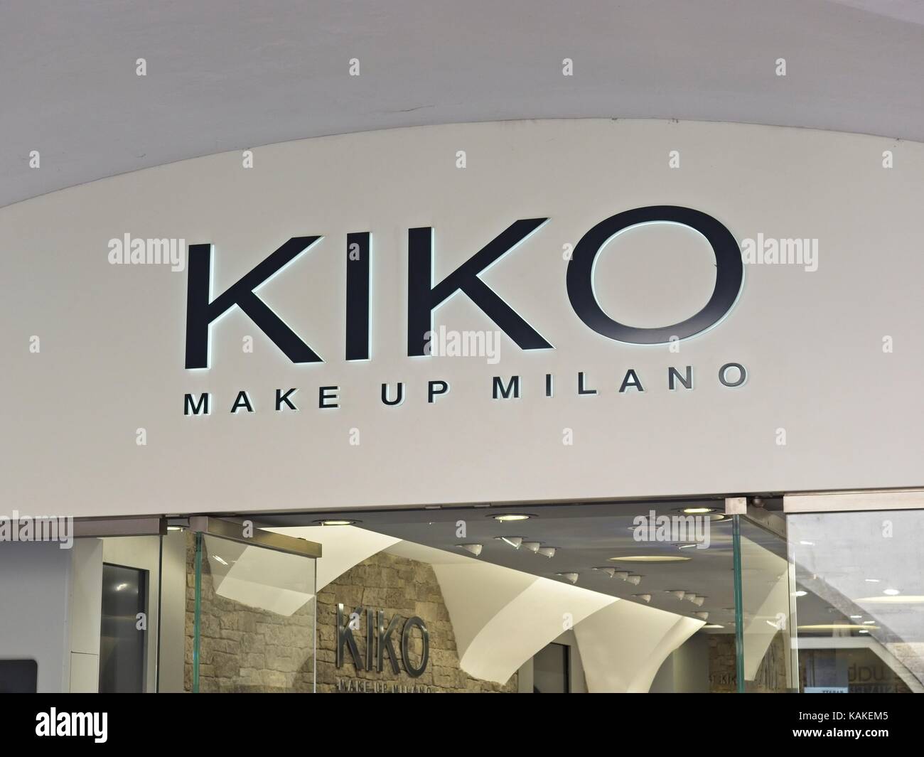 Logo kiko immagini e fotografie stock ad alta risoluzione - Alamy