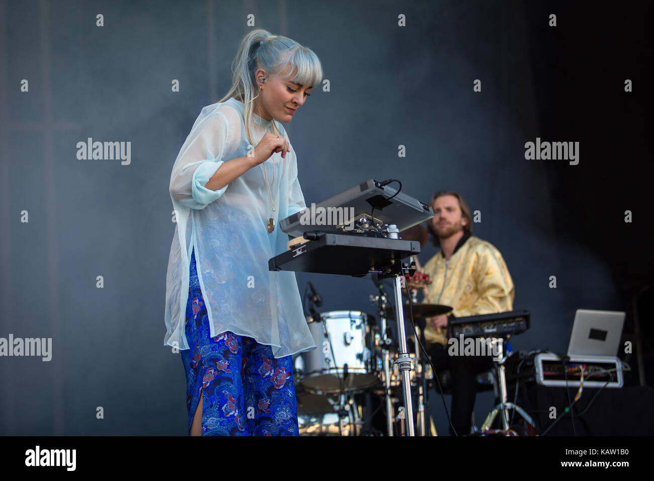 La cantante, cantautrice e musicista norvegese Katrin Frøder Standnes è ...