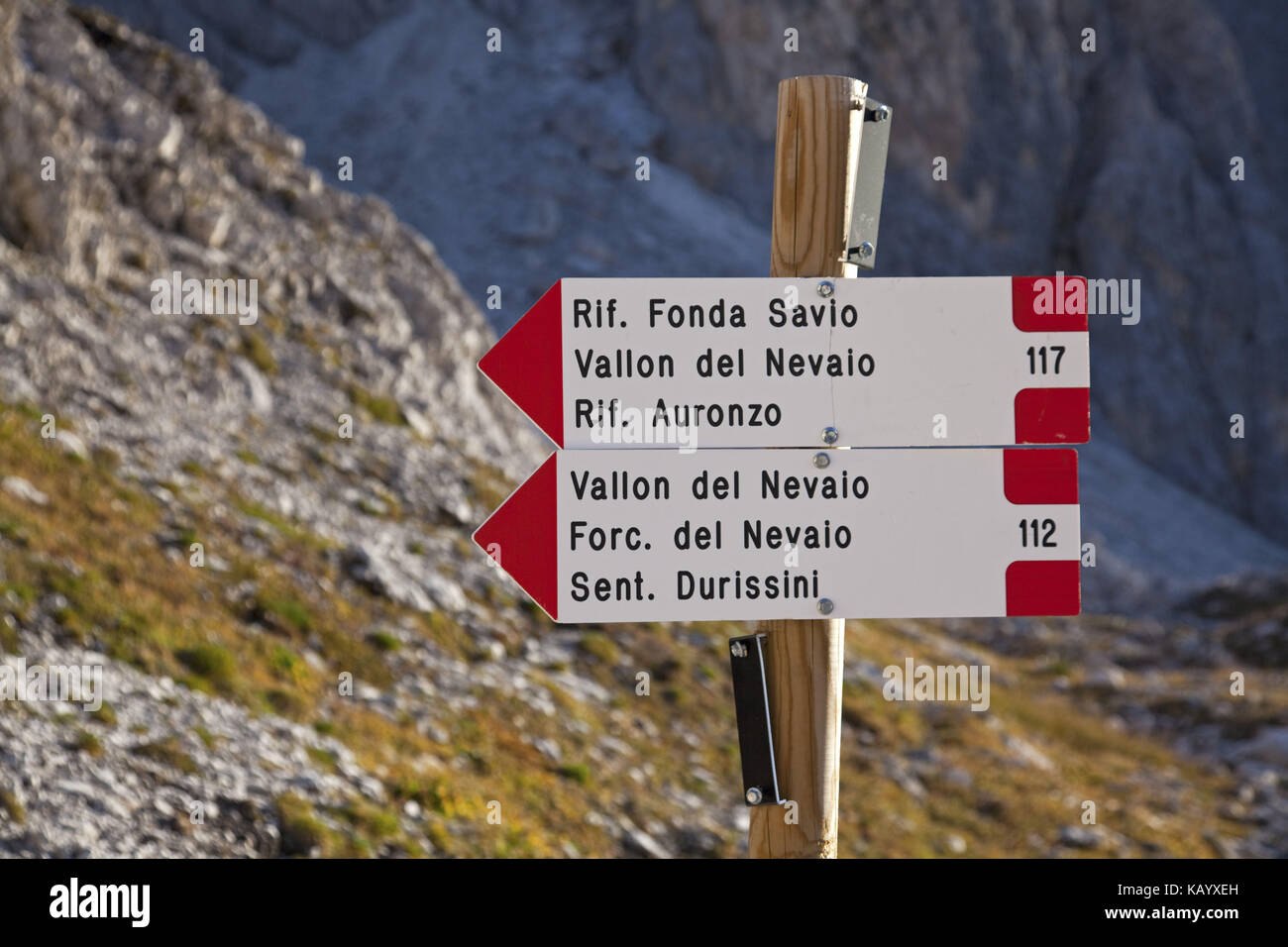 Cartello per il refugio fonda savio nelle dolomiti immagini e ...