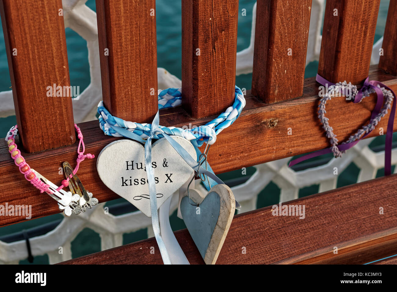 Baci e abbracci immagini e fotografie stock ad alta risoluzione - Alamy