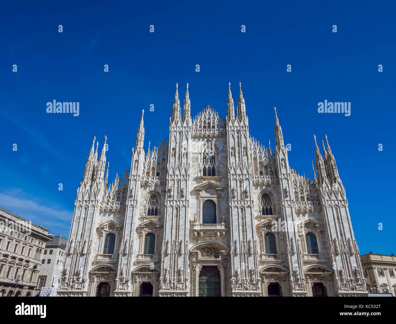 Il duomo di Milano e il duomo di santa Maria Nascente, milano ...