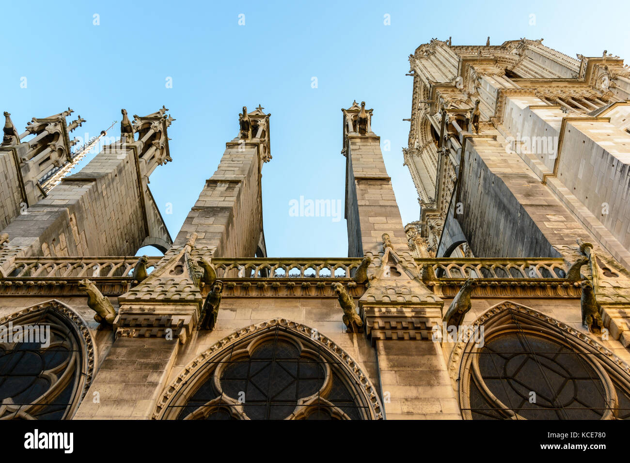 Torre contrafforte cielo blu immagini e fotografie stock ad alta ...