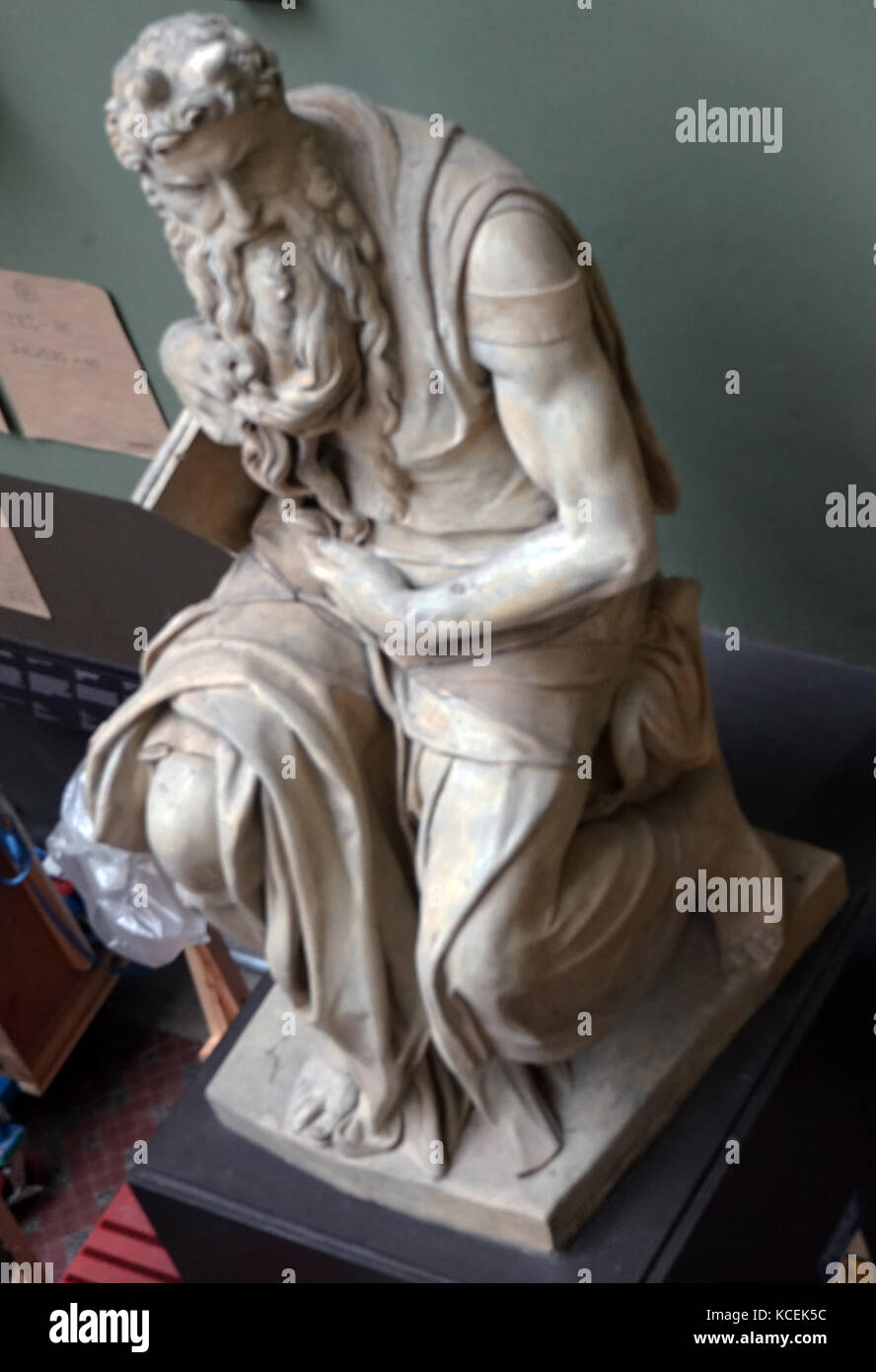 Calco in gesso della statua di Mosè (originale di Michelangelo (1475 ...