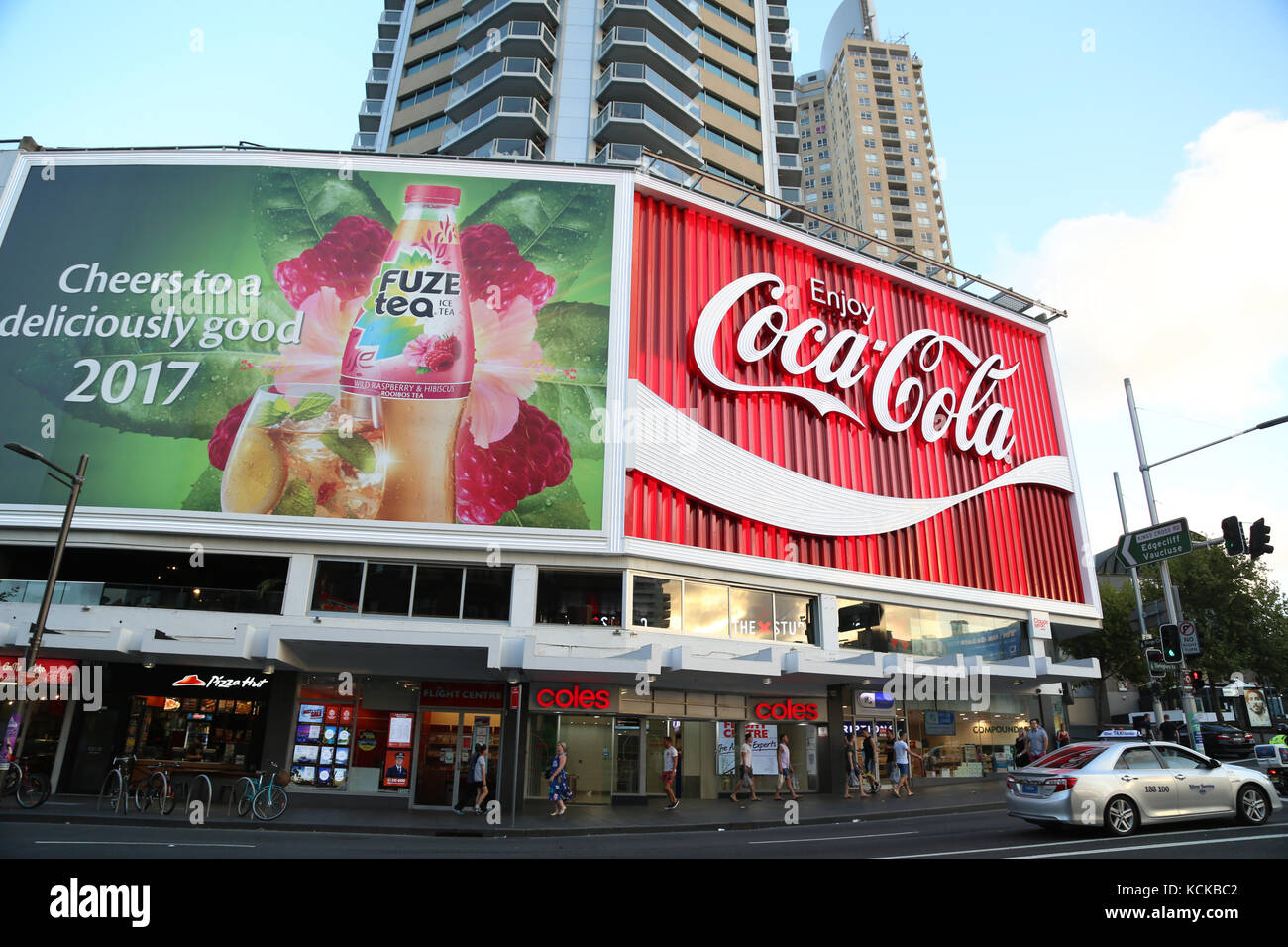 Segno iconico della coca cola Immagini e Fotos Stock - Alamy