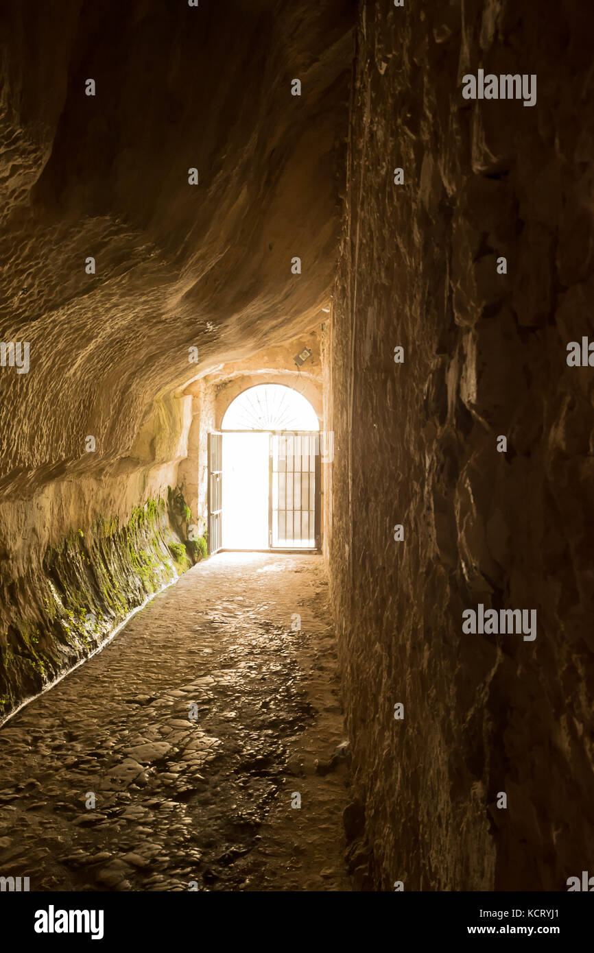 Tunnel scavato immagini e fotografie stock ad alta risoluzione - Alamy
