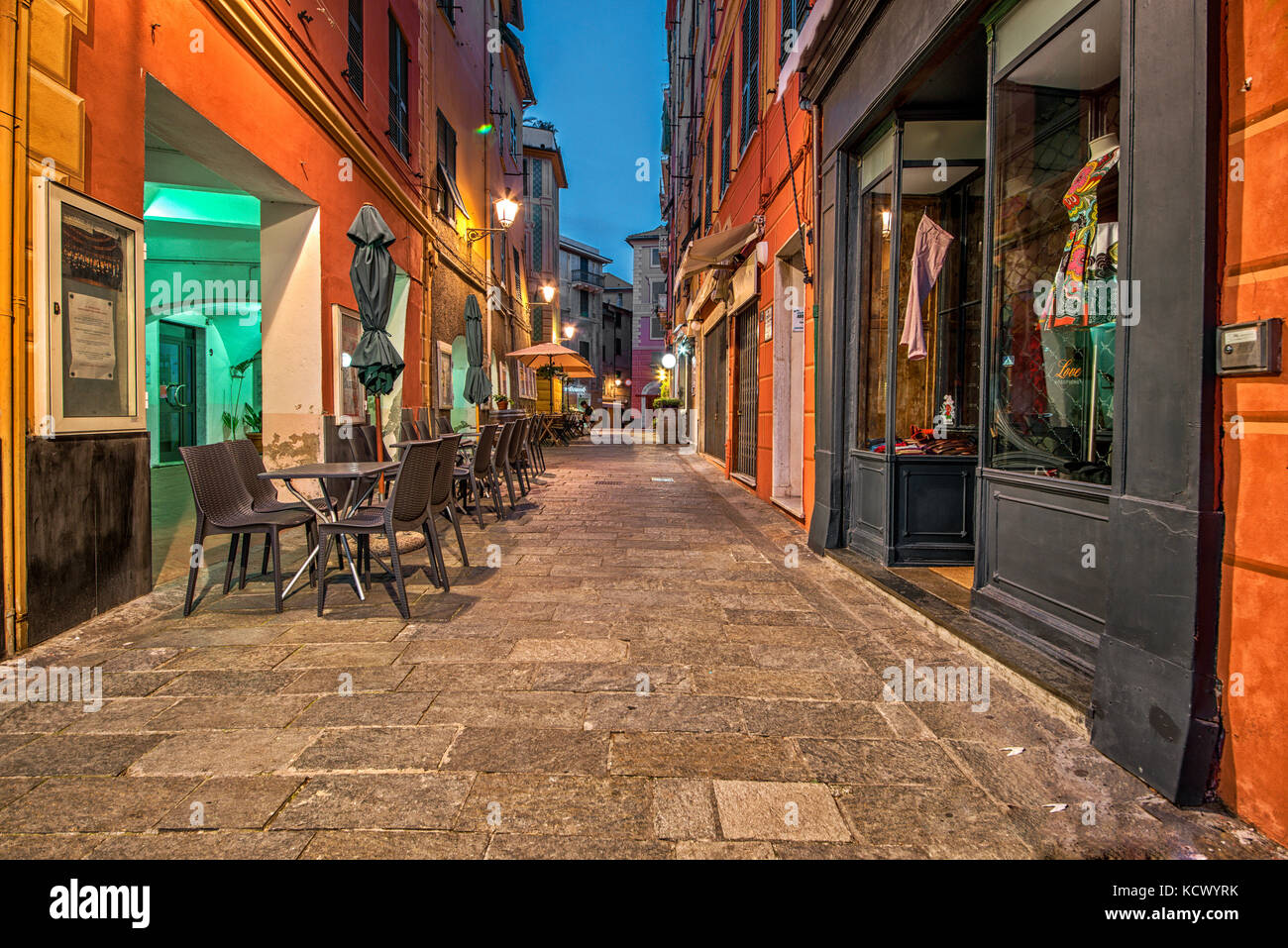 Italia liguria centro storico di varazze via malocello Foto stock - Alamy