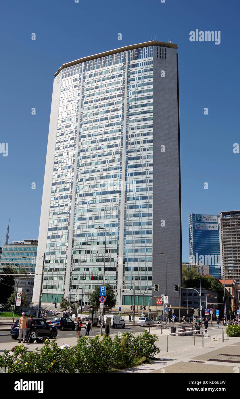 Edificio pirelli immagini e fotografie stock ad alta risoluzione - Alamy