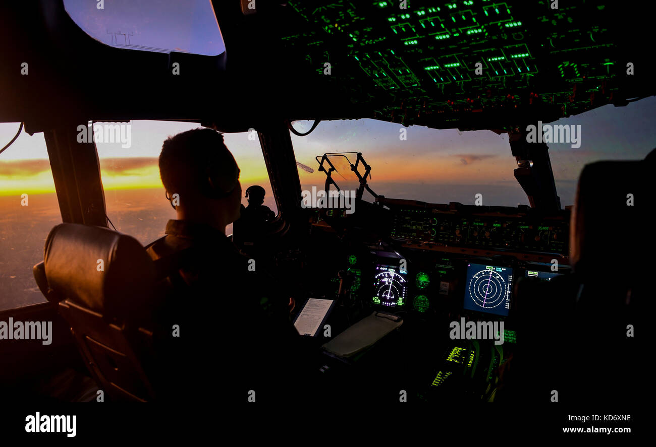 C 17 cockpit immagini e fotografie stock ad alta risoluzione - Alamy