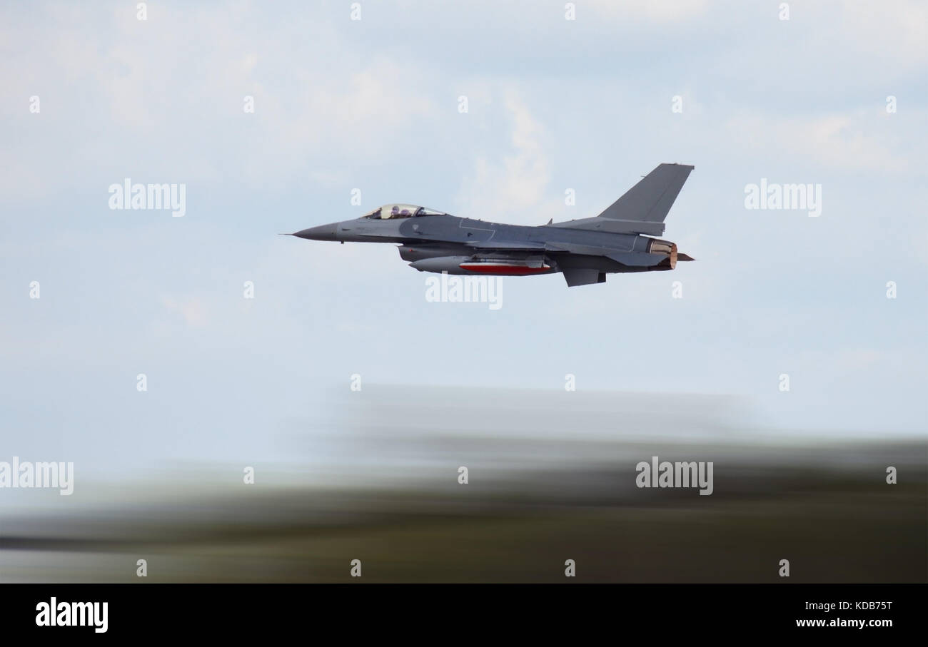 Aereo jet militare immagini e fotografie stock ad alta risoluzione - Alamy