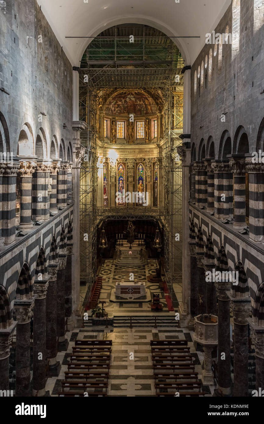 Chiesa san lorenzo genova interno immagini e fotografie stock ad alta ...